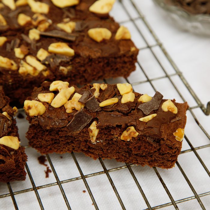 Dark Chocolate and Salted Caramel Brownie Traybake - Honeybuns